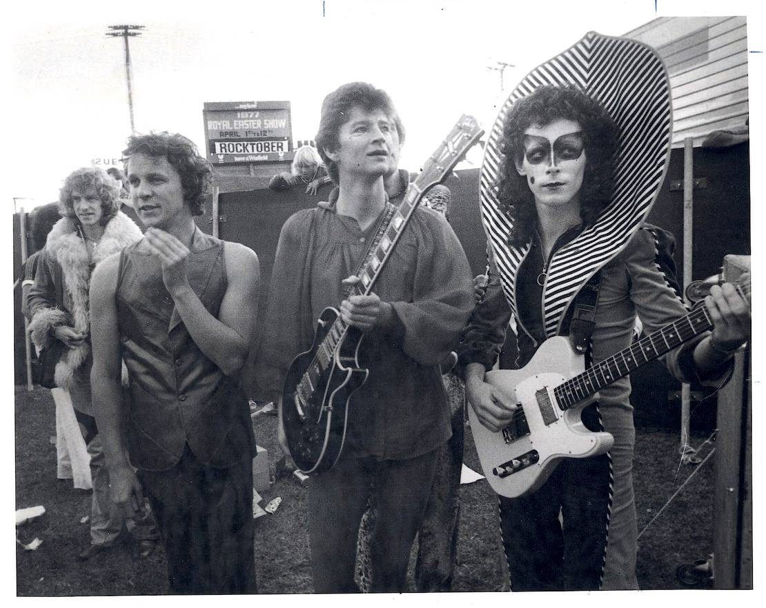 Skyhooks For Beginners - Live at Your Local